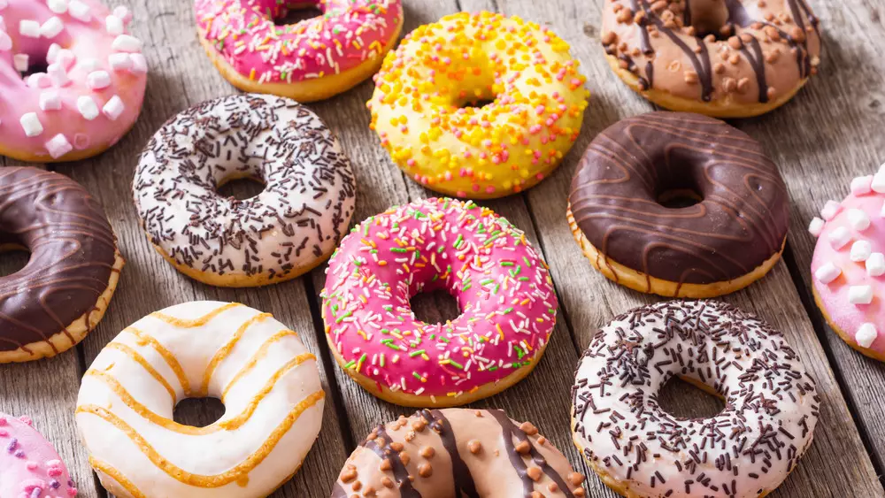 Assortment ildaite de donuts