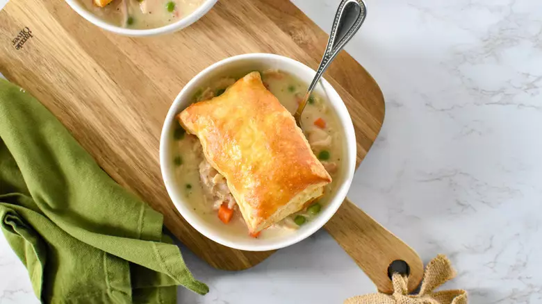 Chicken Pot Pie in Schüssel