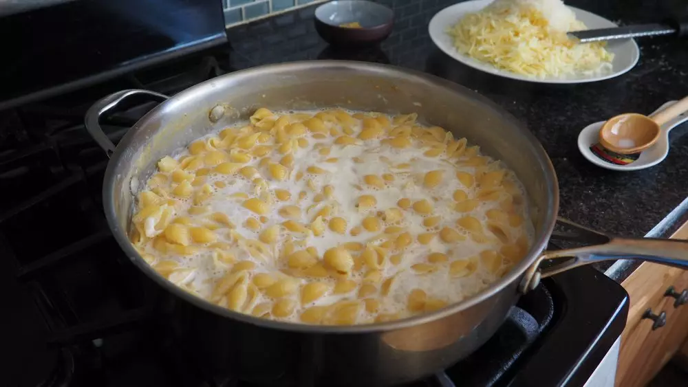 cómo hacer esta receta de macarrones con queso de una sola olla