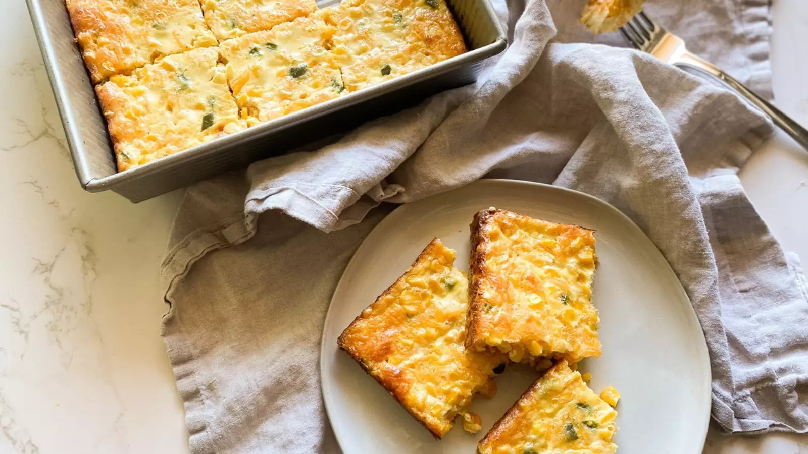 Oideas Casserole Arán Arbhair Uachtair a Bhéarfaidh an Potluck