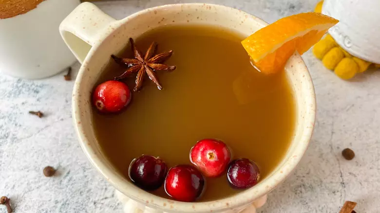 cidre de pomme dans une tasse