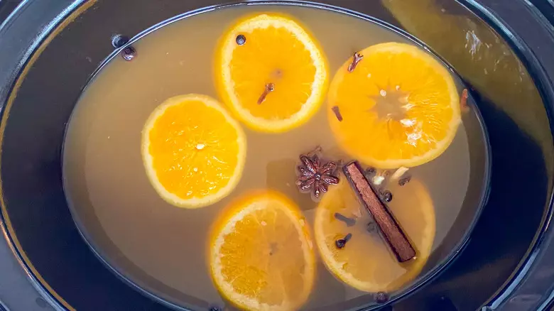 Orangenscheiben im Slow Cooker