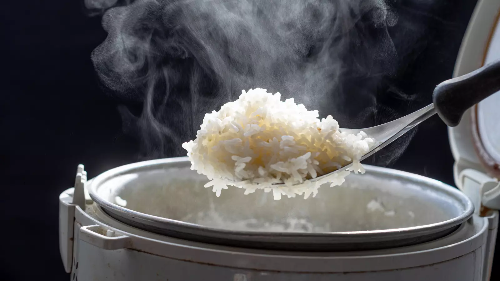 Eyi ni Kini Lati Ṣe Pẹlu Soggy Rice