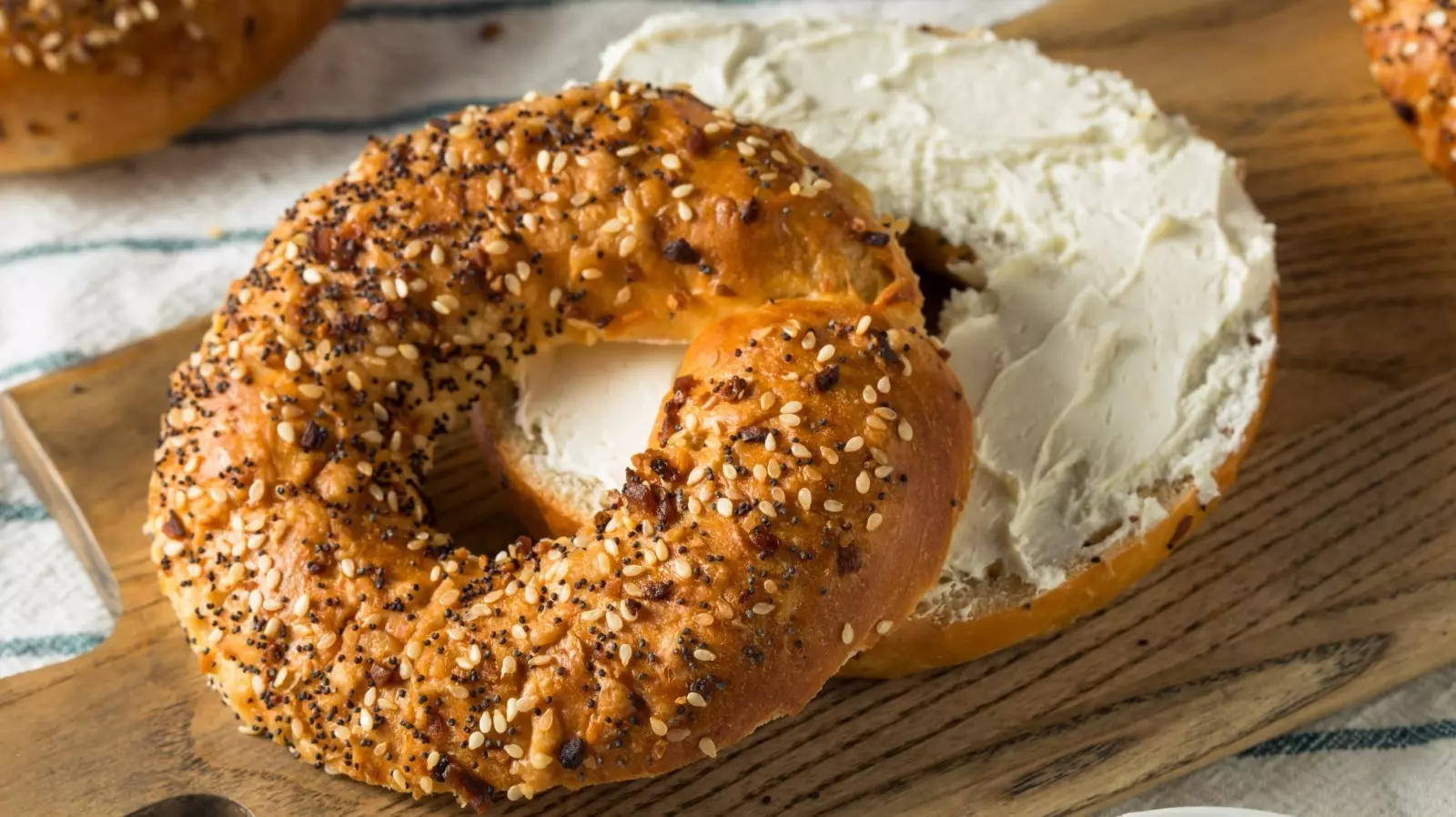 L'escassetat de formatge crema de Nova York podria significar males notícies per als aficionats al bagel