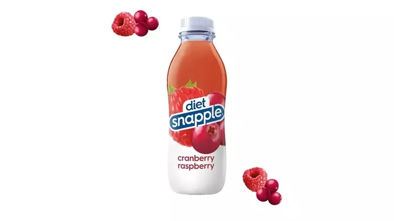 Diet Cranberry Raspberry Juice nga adunay raspberry ug cranberry nga prutas nga gihulagway