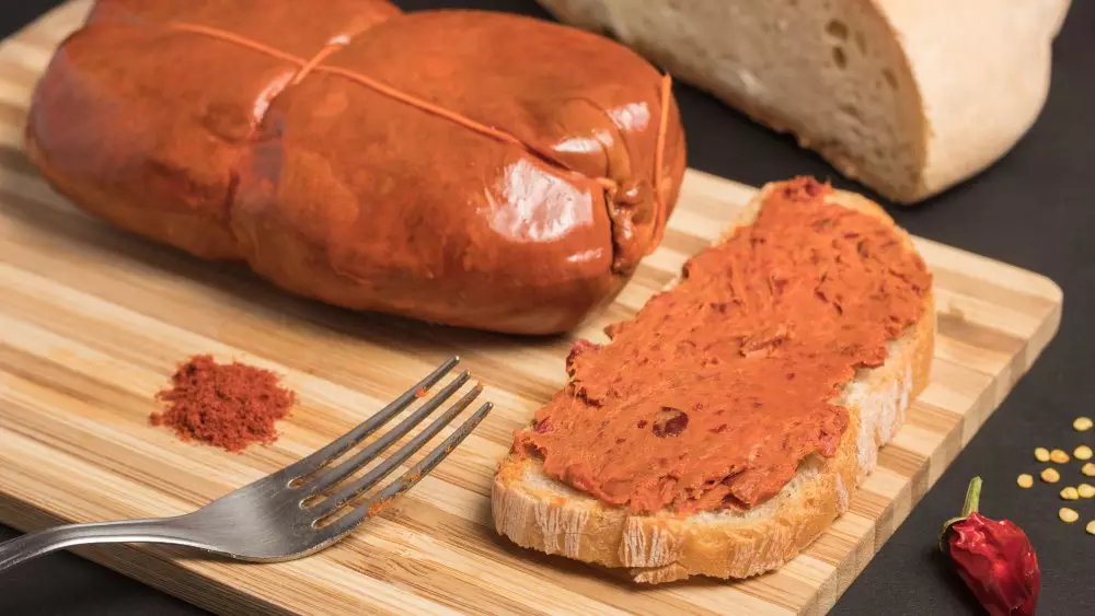 ياغاچ مۇلازىمەت تاختىسىدىكى nduja