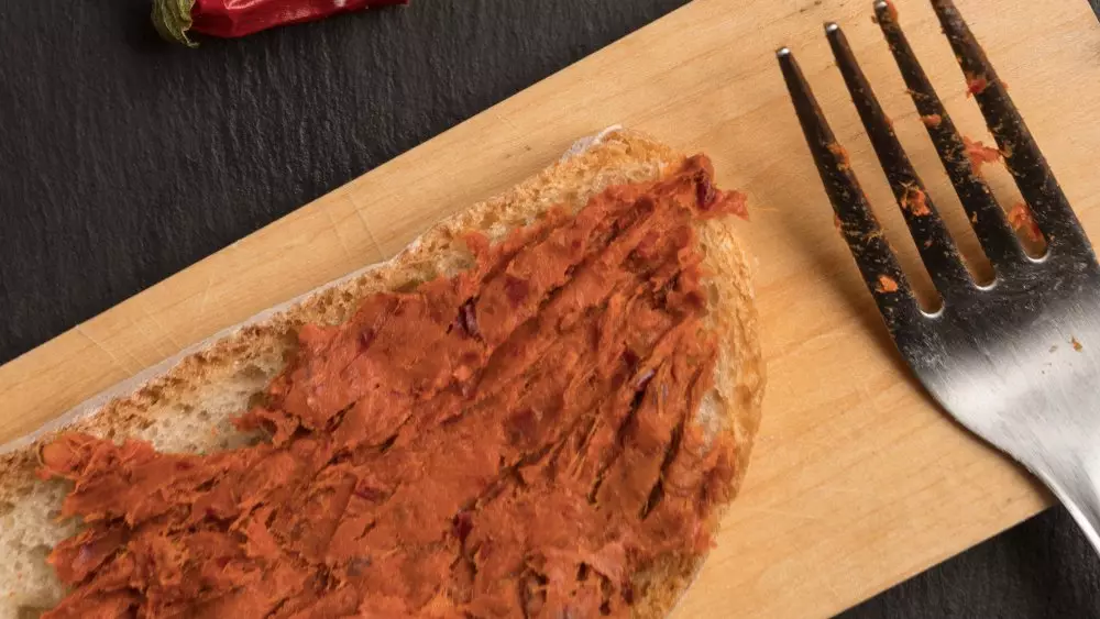 'nduja نانغا مۇلازىمەت قىلدى