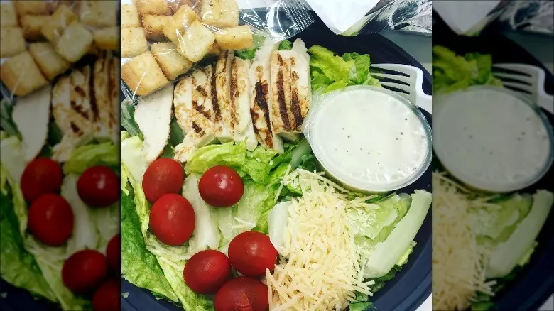 Ensalada César de pollo costco