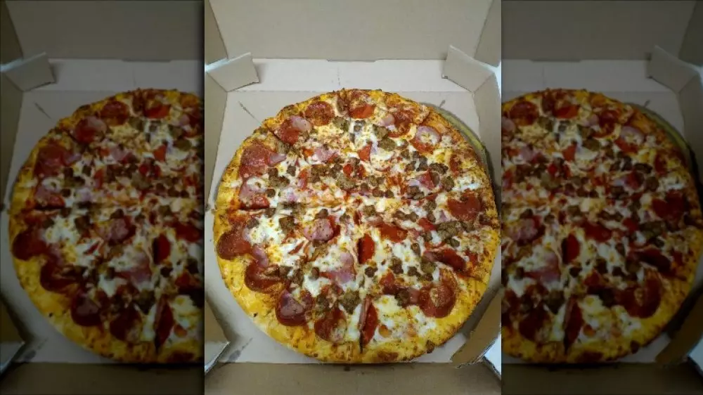 Domino's MeatZZa 披萨