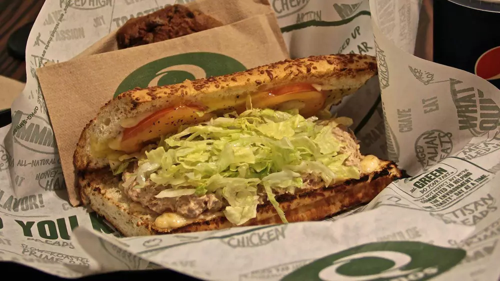 Sandwich Quiznos al tonno fuso