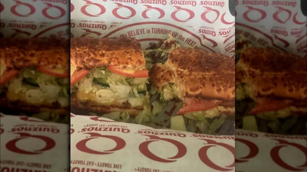 Quiznos Sandviș cu pui de recoltă de mere