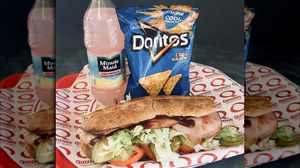 Quiznos Pikantní sendvič Monterey