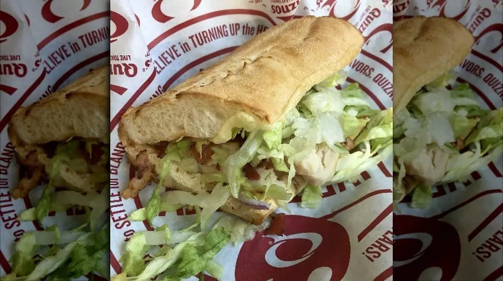 Quiznos Mielo Mustardo Kokido sandviĉo