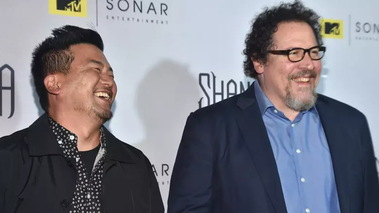 Roy Choi és Jon Favreau nevetnek