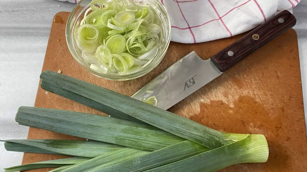 rebanada de puerros para papas gratinadas