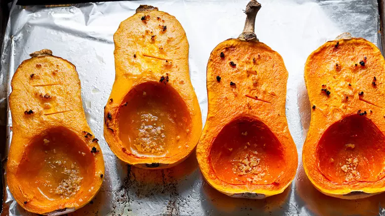 squash ing baking sheet