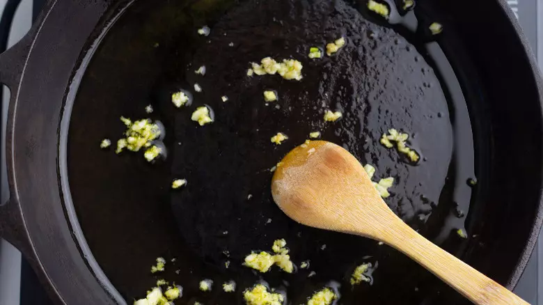 Bestes Rezept für gemischtes Gemüse Knoblauchkochen in der Pfanne