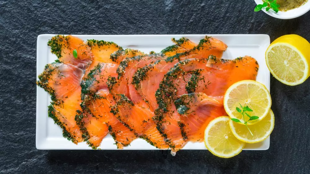 Nordic gravlax salamun affumikat lumi