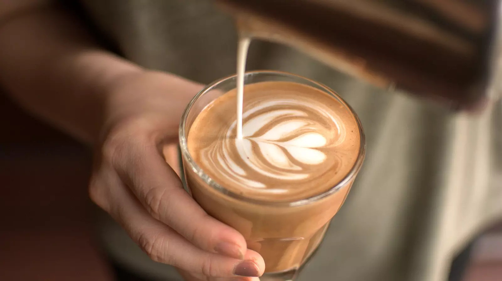 Flat White vs. Latte: Hva er forskjellen?