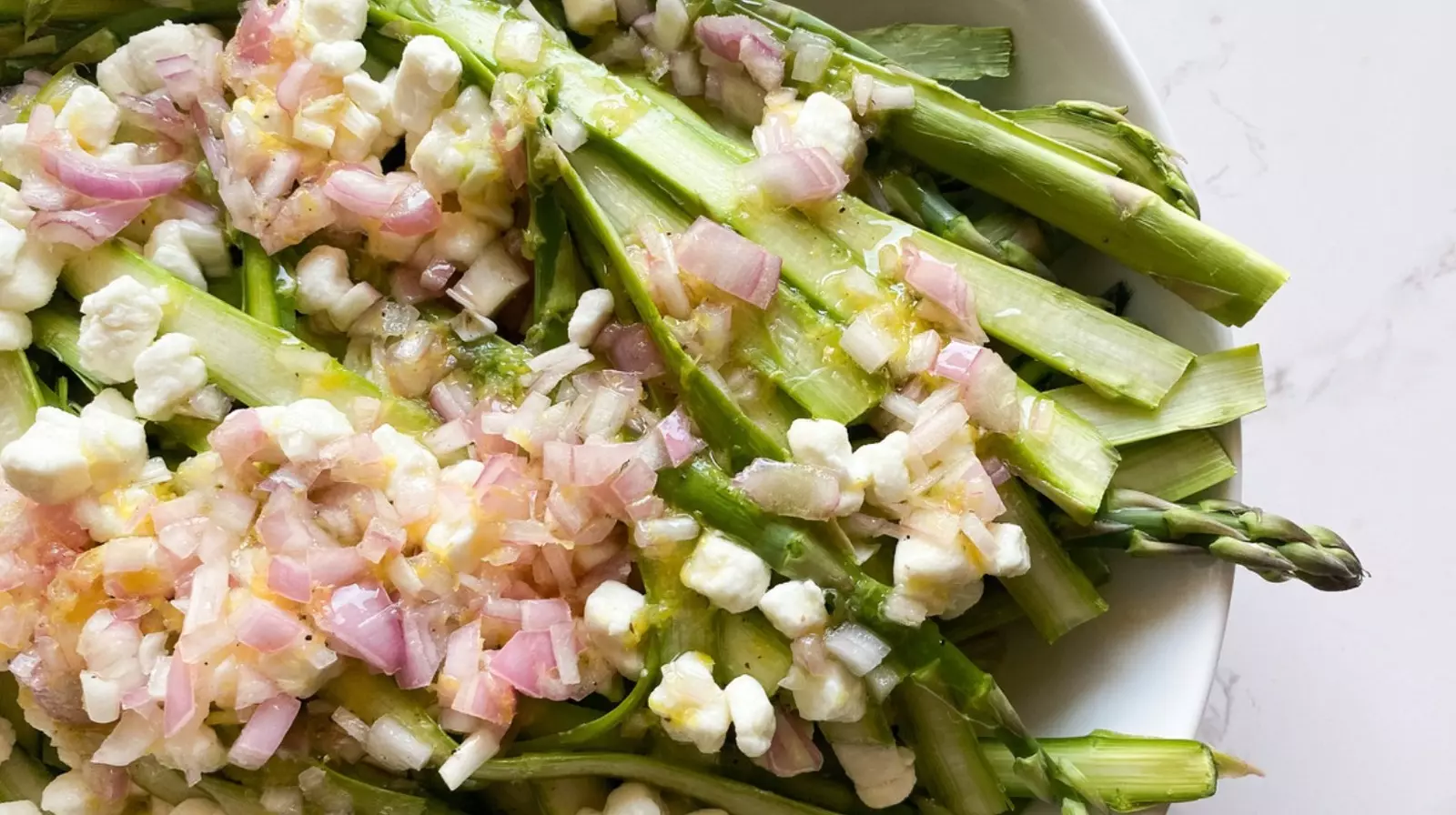 Rezept für Salat mit gehobeltem Spargel