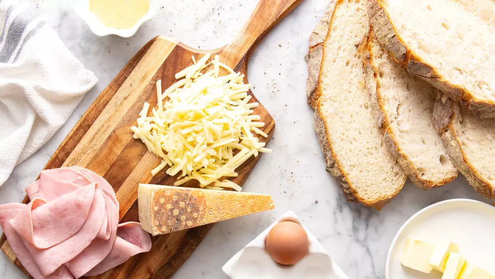 ingredientes para o sanduíche Croque Madame