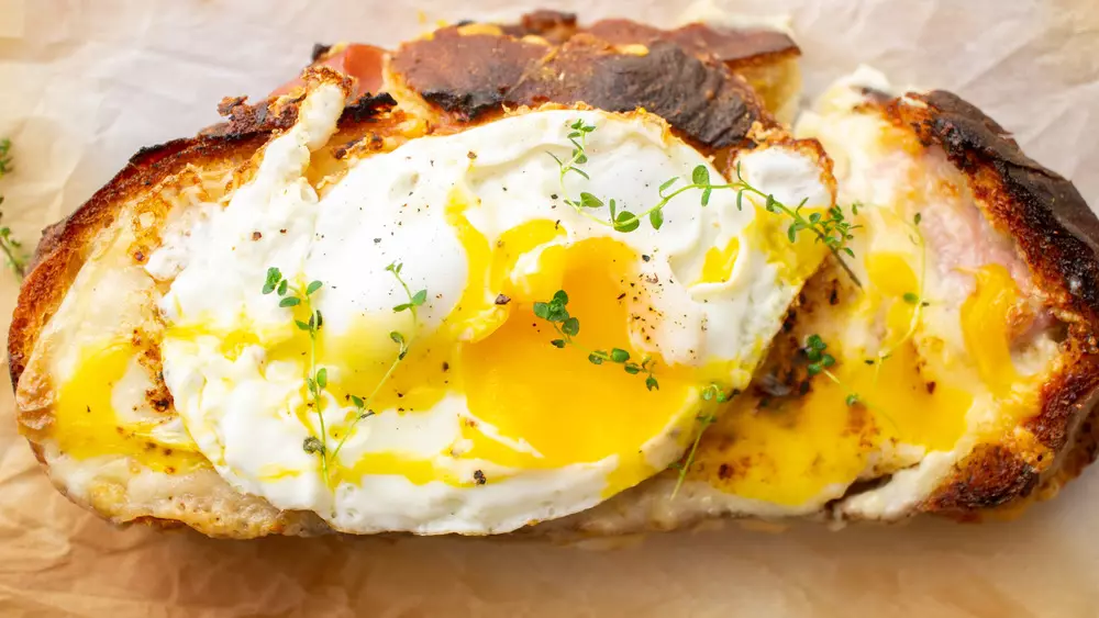 croque madame smörgås med ägg