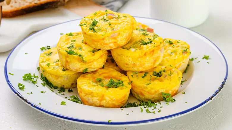 muffins de quiche de presunto e queijo