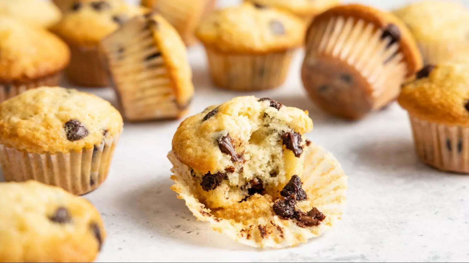 Çikolata Parçalı Mini Muffin Tarifi