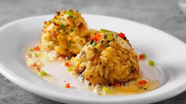 “Rizz's chris” -den “Cizzling Crab Cakes Entree”