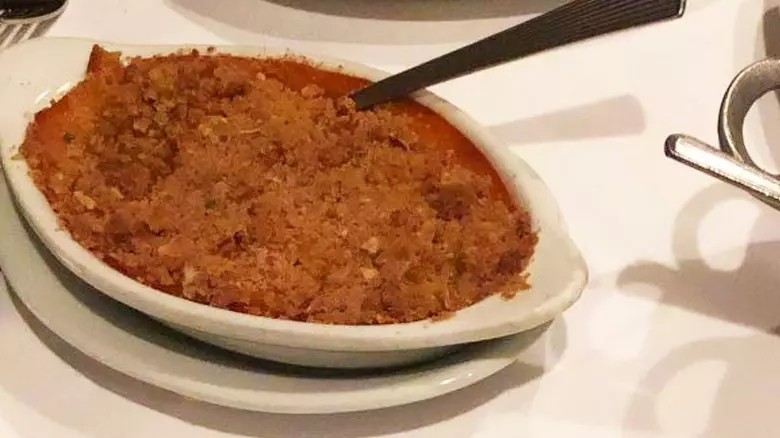 Casserole ya mbatata yotsekemera kuchokera ku ruth's chris