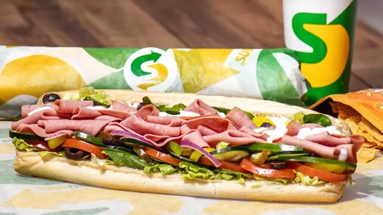 Subway ibirenge, chip, n'ibinyobwa