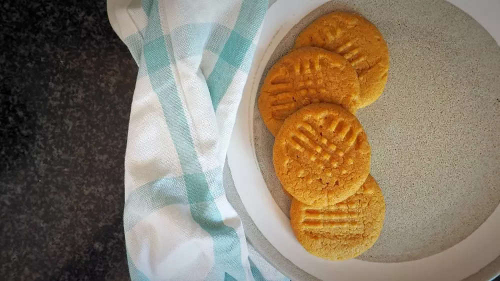 3-Motsoako oa Peanut Butter Cookie Recipe
