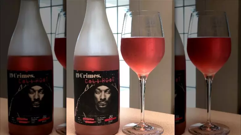 botol rosé jeung gelas