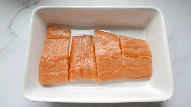 salmó al plat de forn