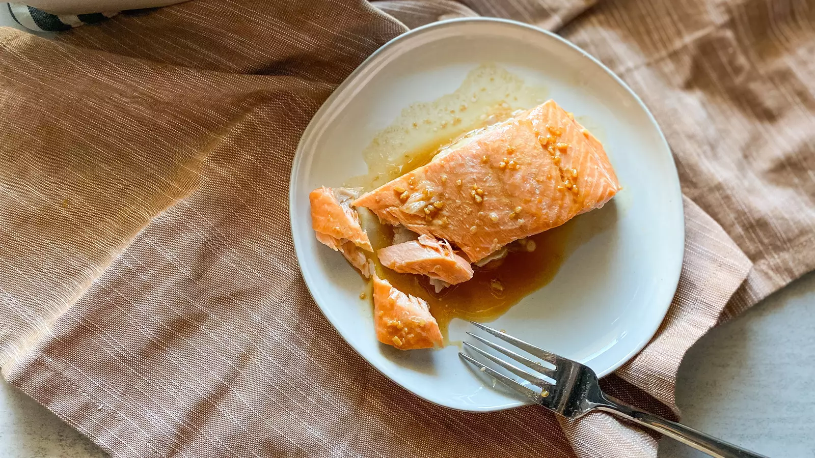 Једноставан рецепт за печени лосос у меду