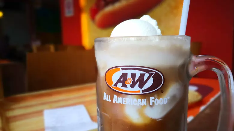 A&W root ဘီယာ float