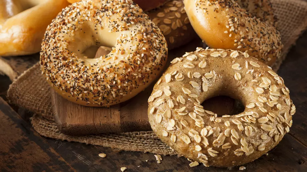 bagels គ្រាប់ធញ្ញជាតិទាំងមូល