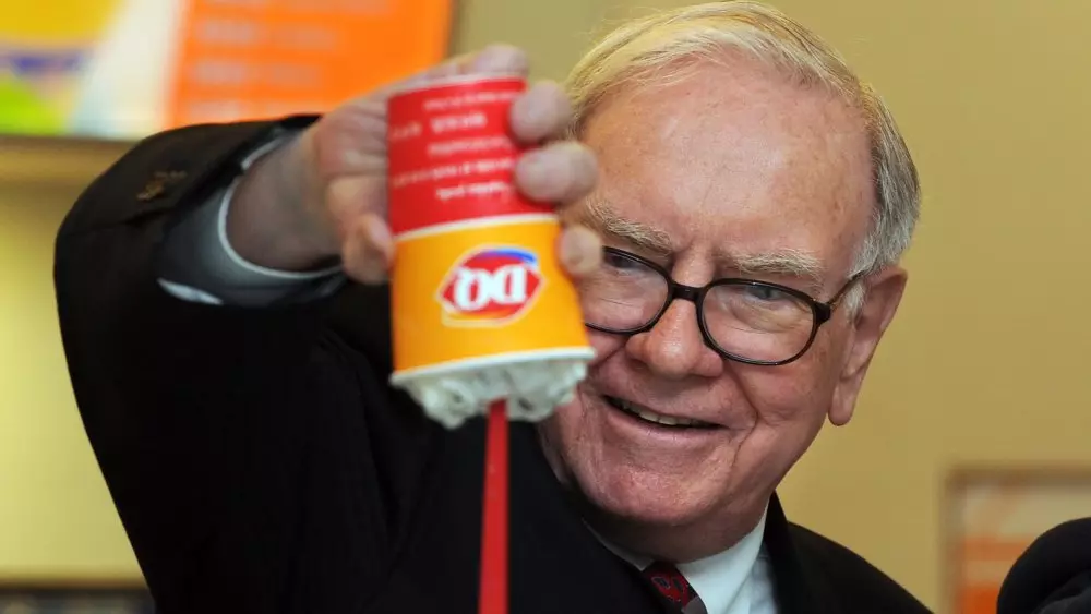 Warren Buffet yana juya Sarauniya Blizzard mai kiwo sama-gefe