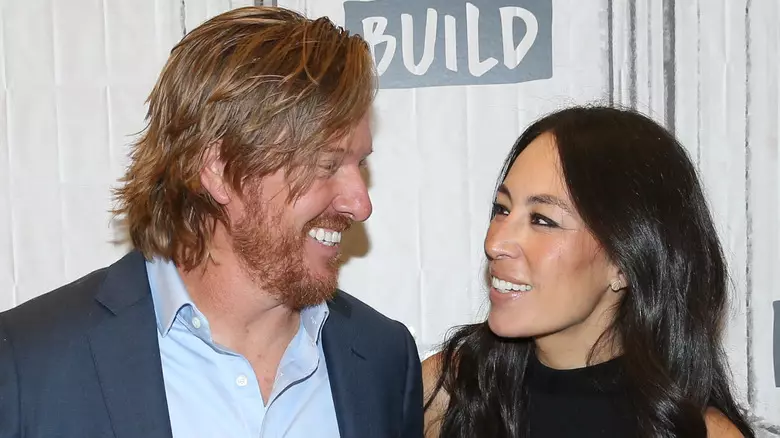 Chip na Joanna Gaines na-amụmụ ọnụ ọchị