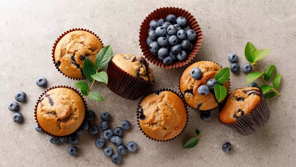 mabulosi abulu muffins ndi mwatsopano blueberries