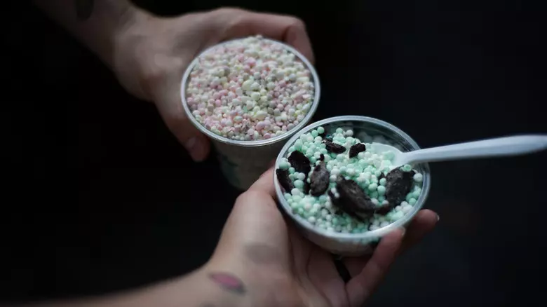 Händer och Dippin' Dots