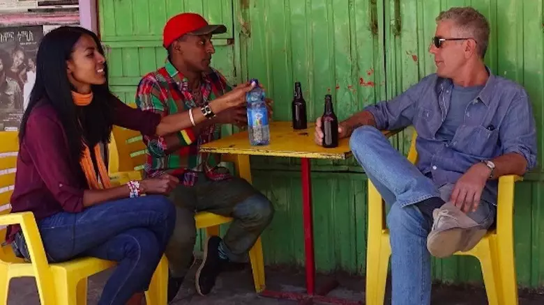 Marcus Samuelsson ati iyawo rẹ sọrọ pẹlu Anthony Bourdain ni Etiopia