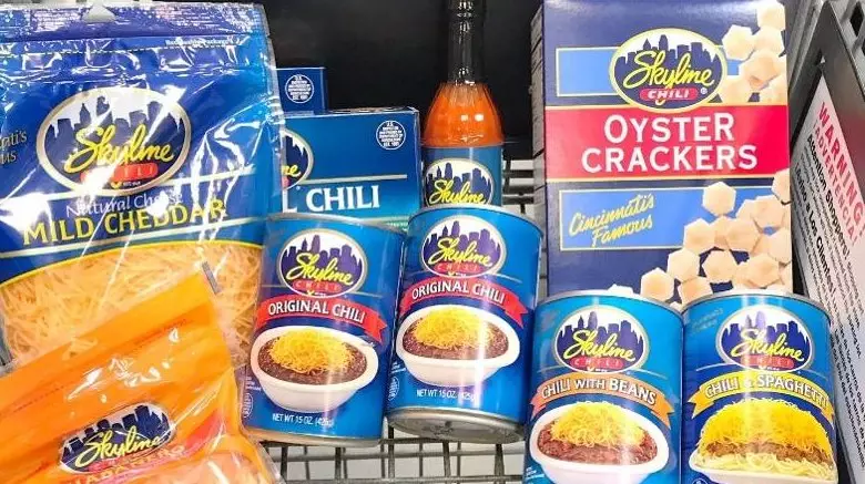 Skyline Chili konzerve sa ljutim sosom, sirom i krekerima od ostriga