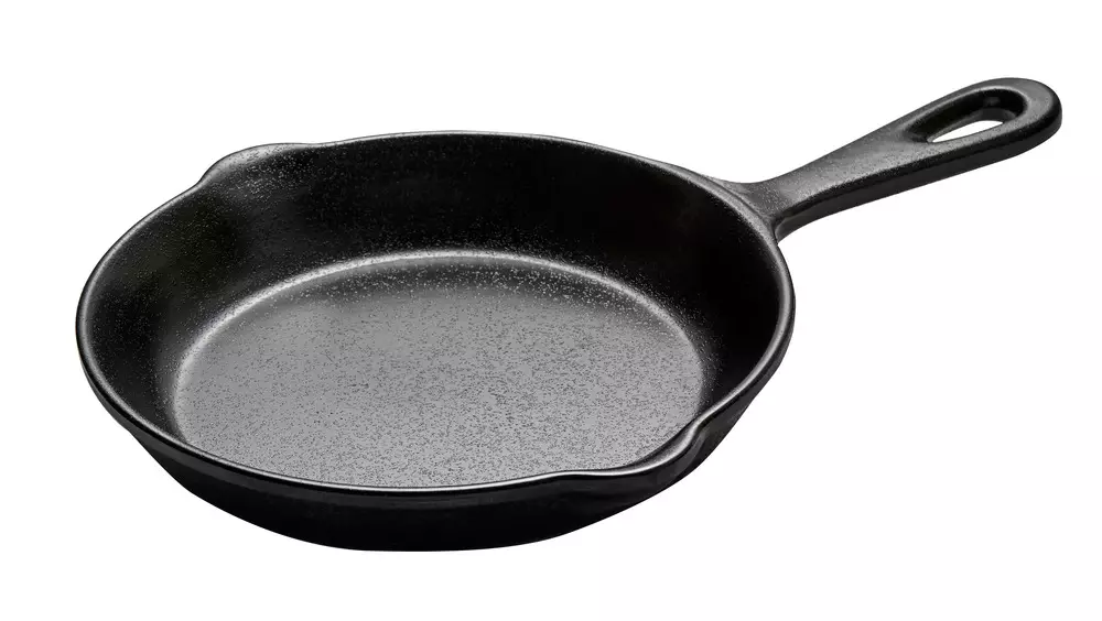 I-cast iron skillet