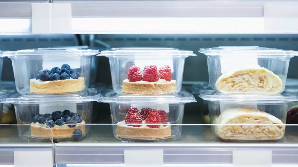 предварително опаковани десерти в пекарна в магазин за хранителни стоки