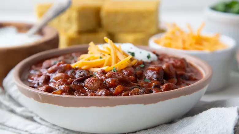 panaksan sa vegetarian chili nga adunay keso