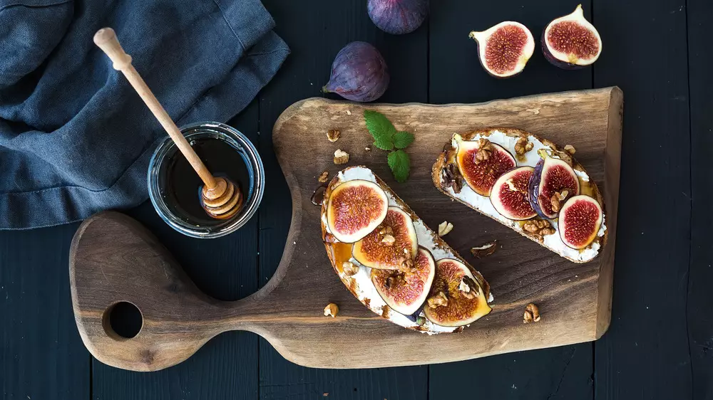 ricotta et figues sur toast