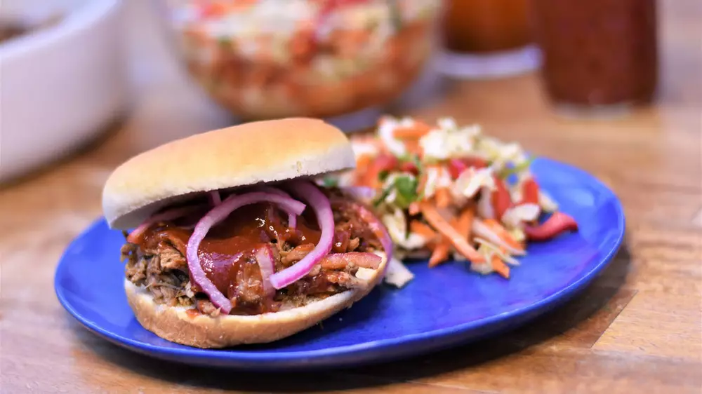 Pulled pork broodjie vir die Super Bowl