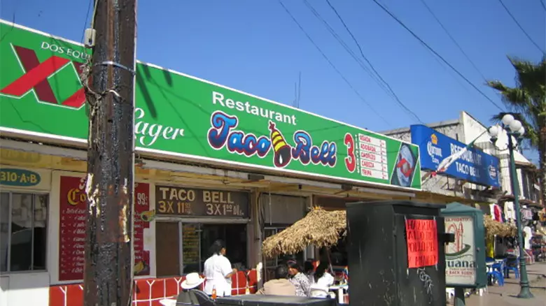 neoficiální taco bell v Mexiku
