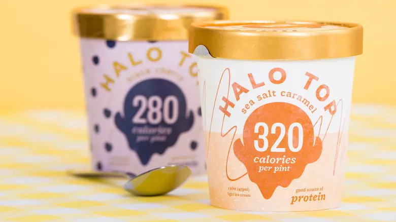 Mga ice cream tub mula sa Halo Top